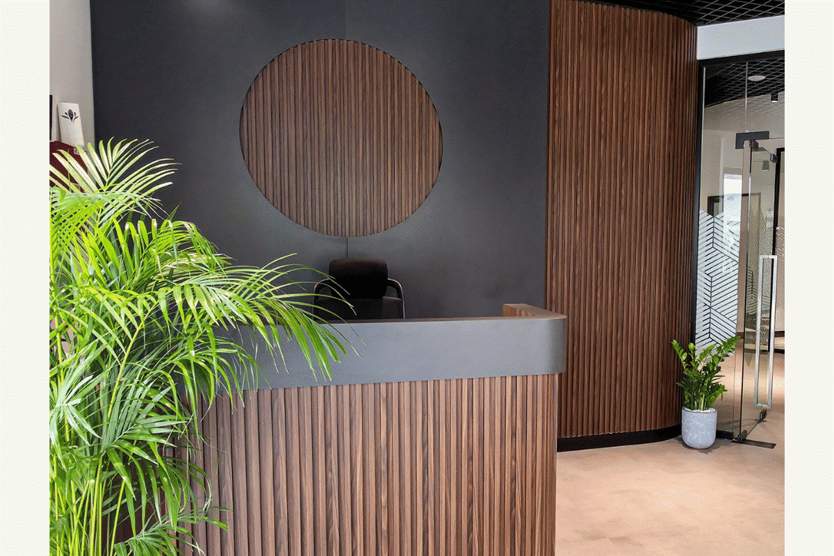 Role of Reception Desks in Shaping Luxury Office Interiors in Dubai